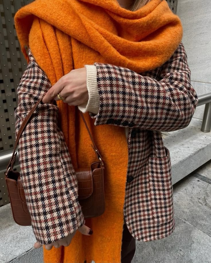 Orange You Glad It’s Fall? The Colour of the Year is Here – Love, Laura